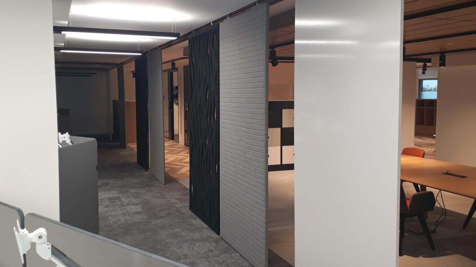 Float - London Wall